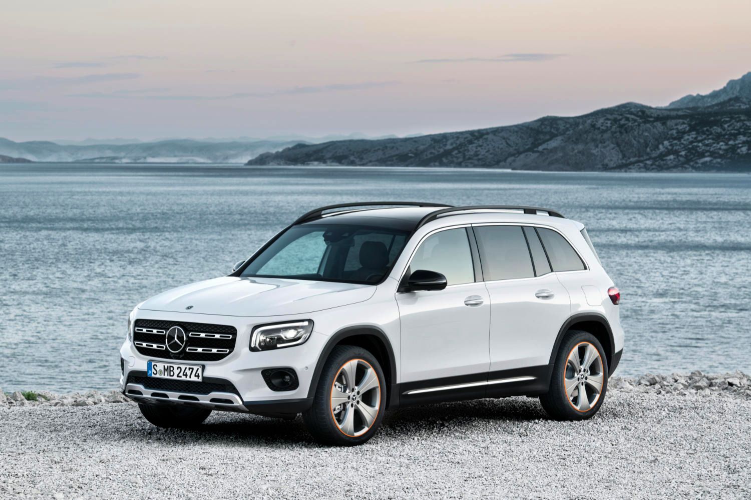 Mercedes GLB vs GLC: A Tough Decision - Motorborne