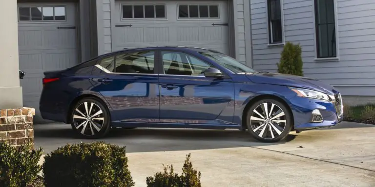 Nissan Sentra vs Altima: All About That Performance Difference - Motorborne