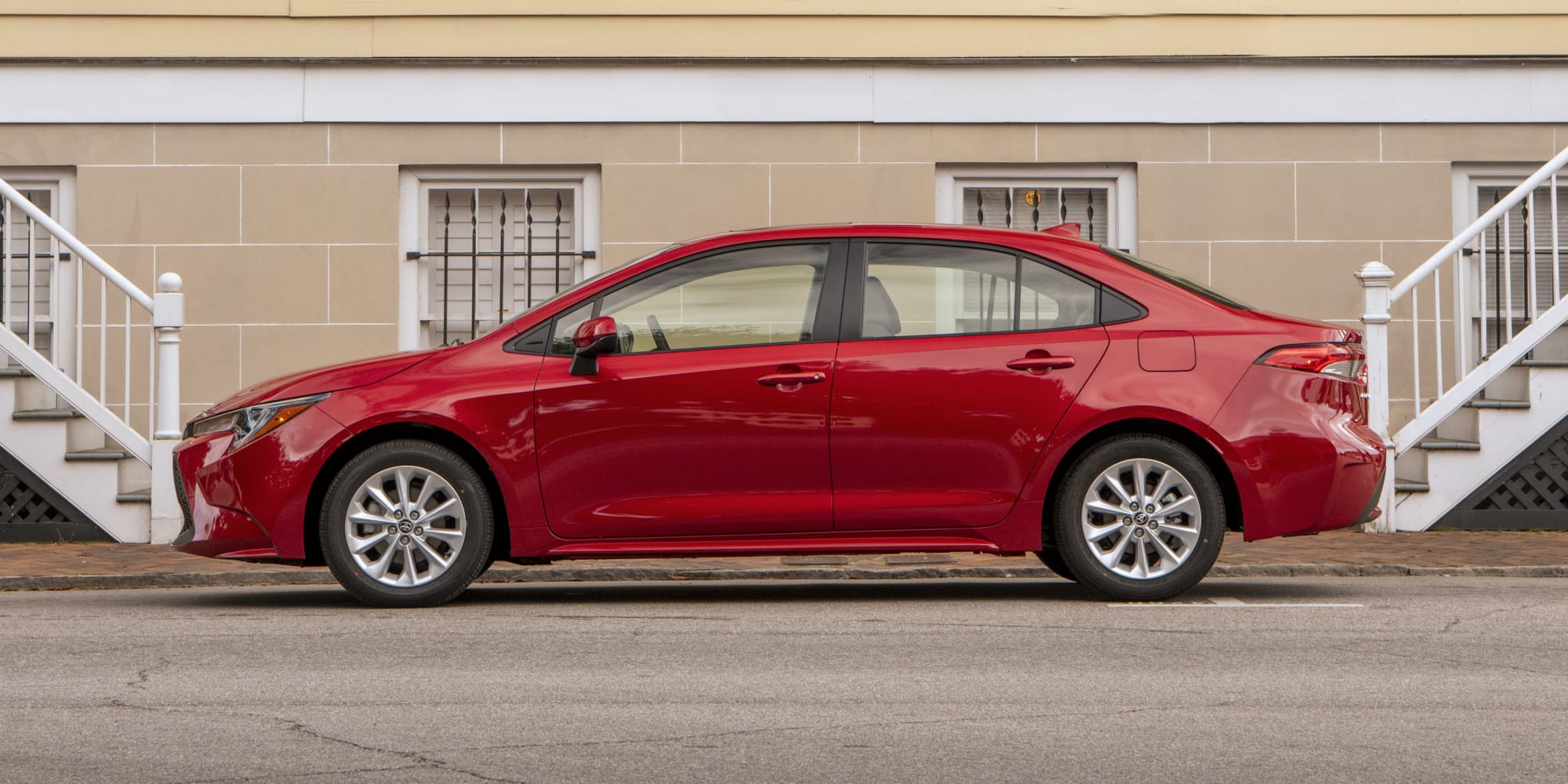 Nissan Sentra vs Toyota Corolla: Can Nissan Catch Up? - Motorborne