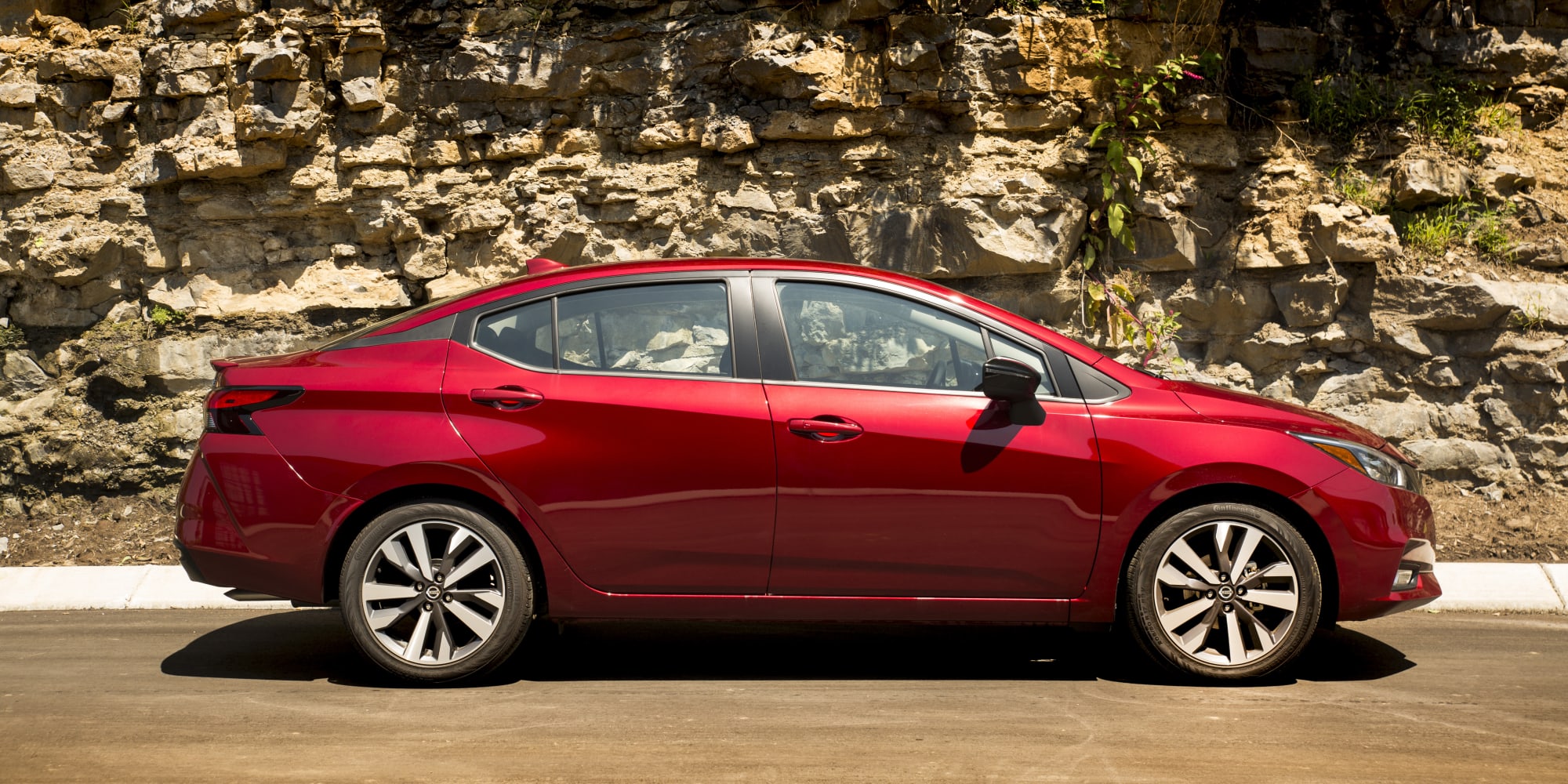 Nissan Versa vs Sentra: What's The Difference? - Motorborne